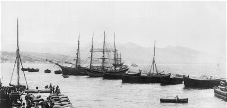 ΣΜΥΡΝΗ: Η ΚΑΤΑΣΤΡΟΦΗ ΜΙΑΣ ΚΟΣΜΟΠΟΛΙΤΙΚΗΣ ΠΟΛΗΣ 1900-1922 (2012 ...