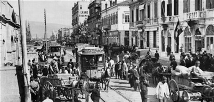 ΣΜΥΡΝΗ: Η ΚΑΤΑΣΤΡΟΦΗ ΜΙΑΣ ΚΟΣΜΟΠΟΛΙΤΙΚΗΣ ΠΟΛΗΣ 1900-1922 (2012 ...