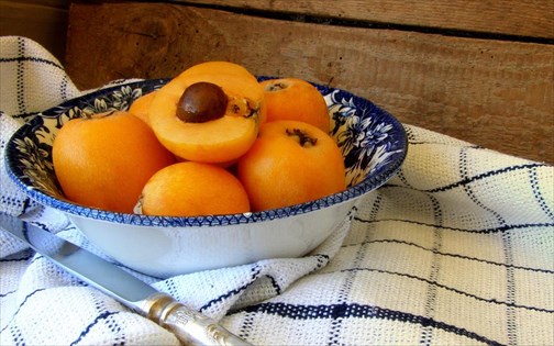 Μούσμουλα: τα outsider των ανοιξιάτικων φρούτων | clickatlife