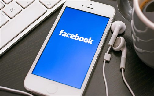 Συμφωνία Facebook-Warner Μusic με στόχο το YouTube | clickatlife