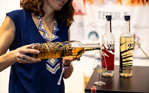 Εντυπωσιακή η παρουσία της Beverage World στο Athens Bar Show 2023 ...