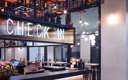 Τι νέο σας περιμένει στο Moxy Athens City | clickatlife