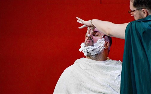 «Ο Κουρέας της Σεβίλλης»: Η απόλυτη κωμική όπερα του Ροσσίνι ανεβαίνει ...