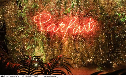 Στο Parfait Athens το δείπνο συναντά το cabaret | clickatlife